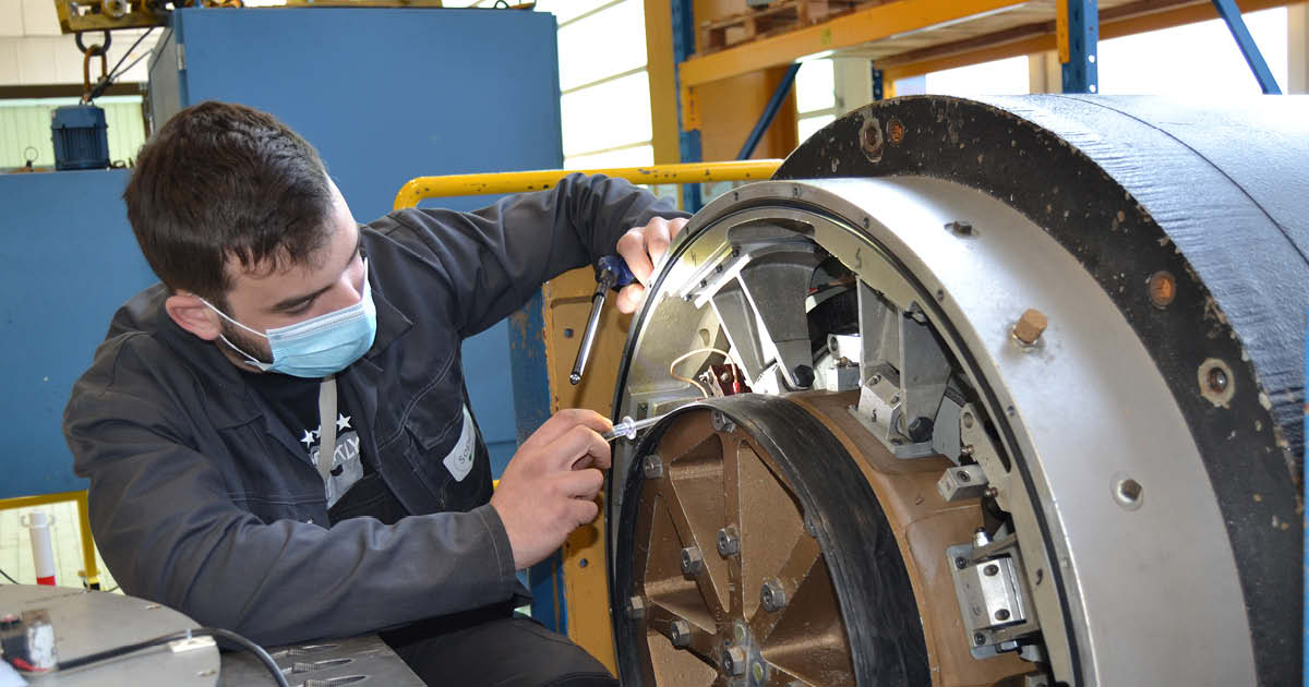 Global maintenance service of test equipment